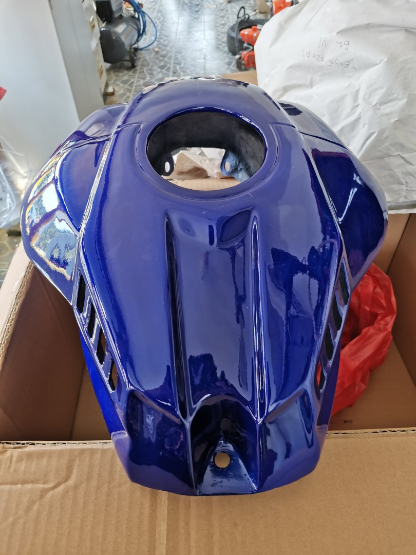 Yamaha R25 convert tank R1 blue, Motorbikes on Carousell
