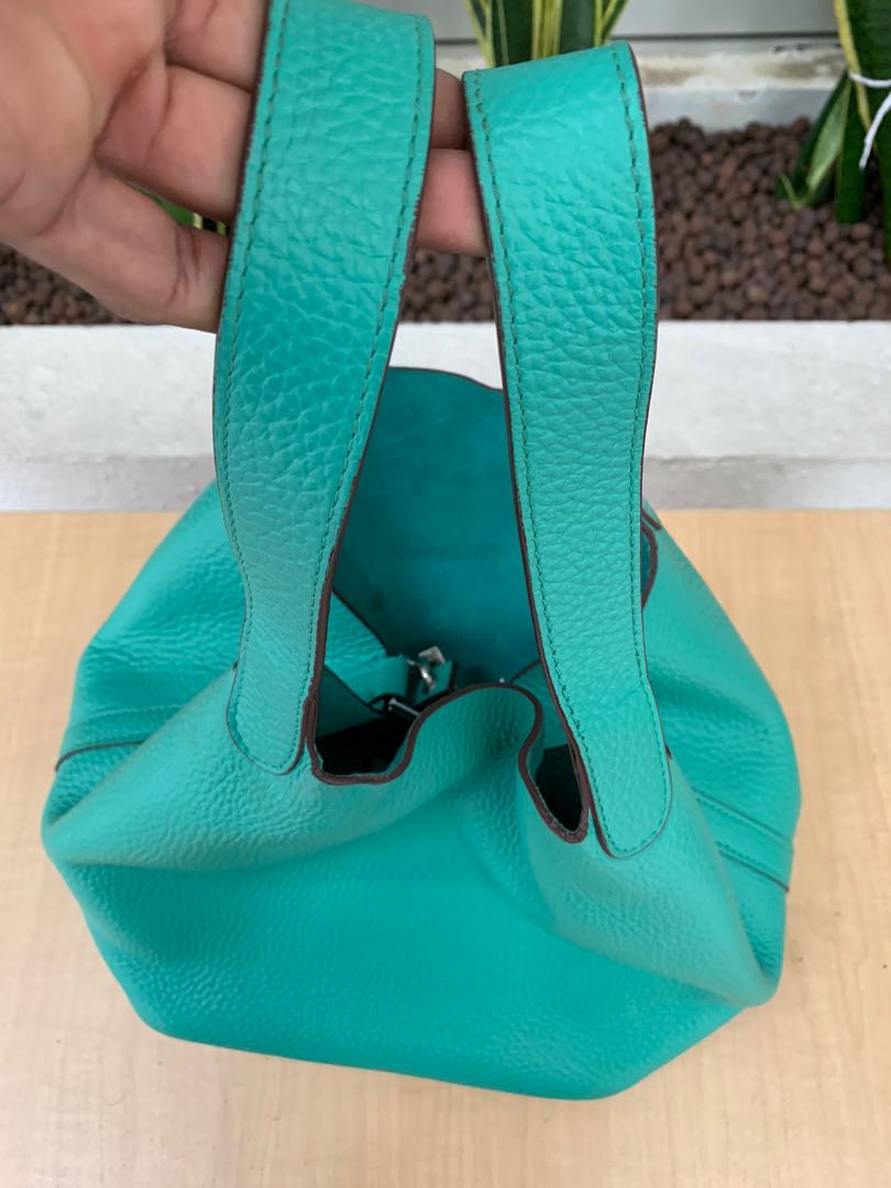 Harmes sling bag, Women's Fashion, Bags & Wallets, Cross-body Bags on ...