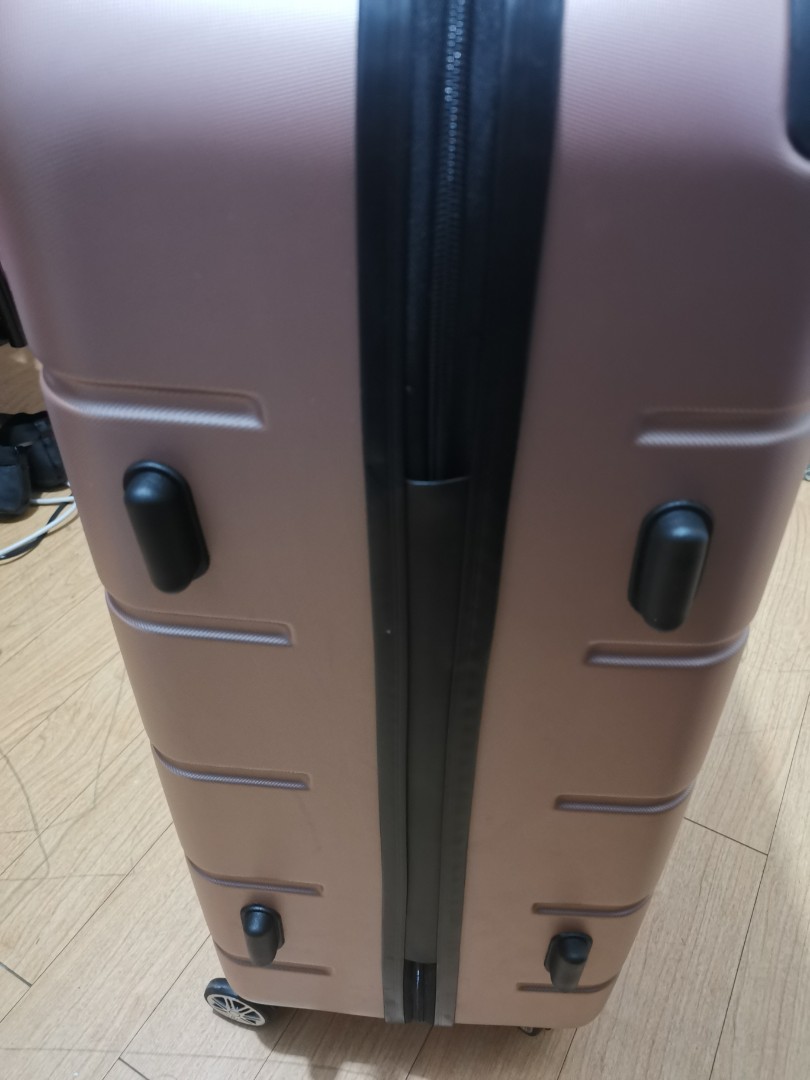 Jony Luggage Extra Large, Hobbies & Toys, Travel, Luggage on Carousell