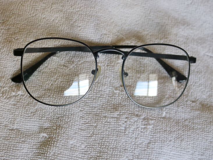 Metal Frame Specs / Eyeglasses, Women's Fashion, Watches & Accessories ...