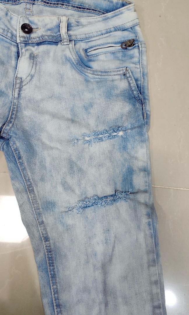 Ragged Jeans Pants, Women's Fashion, Bottoms, Jeans on Carousell