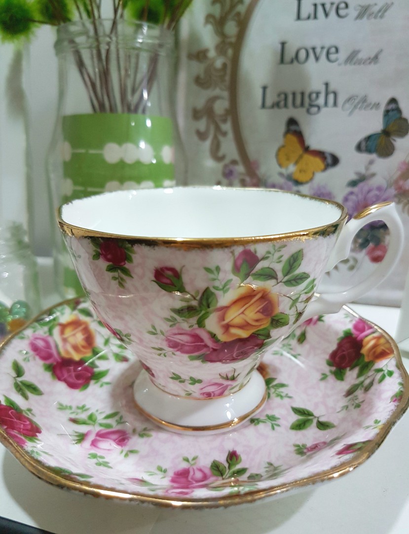 ☃️ Royal Albert Old Country Roses Teacup & Saucer, Furniture & Home ...