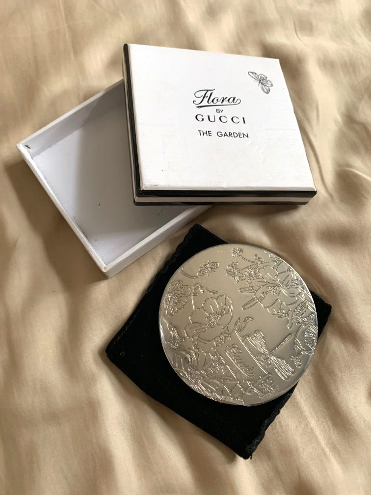 GUCCI Hand mirror, Women's Fashion, Jewelry & Organisers, Accessory ...