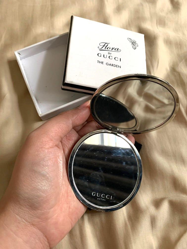 GUCCI Hand mirror, Women's Fashion, Jewelry & Organisers, Accessory ...