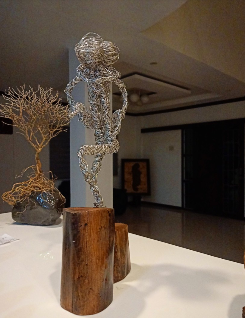 Parent and Child Wire Sculpture, Hobbies & Toys, Stationary & Craft ...