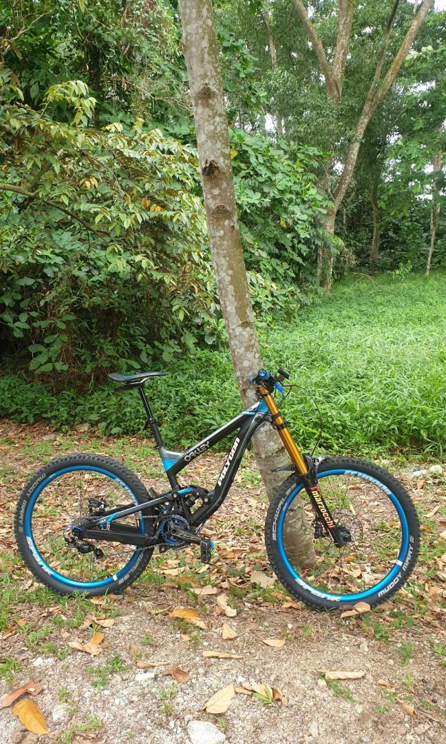 Polygon collosus dh 2.0 2014, Sports Equipment, Bicycles & Parts ...