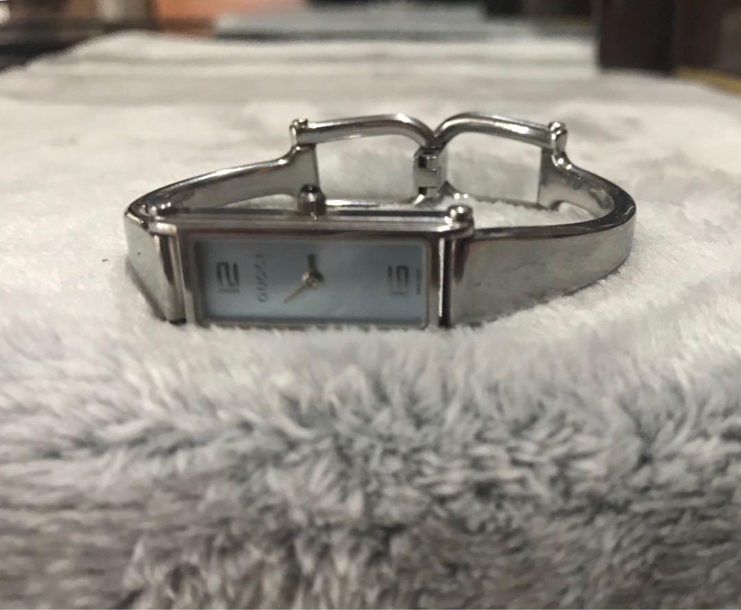 Authentic Gucci ladies watch 1500L Swiss Made, Women's Fashion, Watches ...