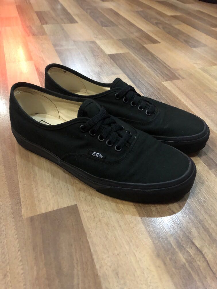 Vans Classic Black, Men's Fashion, Footwear, Sneakers on Carousell