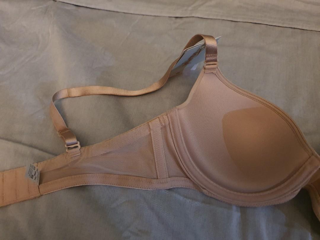 Triumph bra 75c, Women's Fashion, New Undergarments & Loungewear on ...