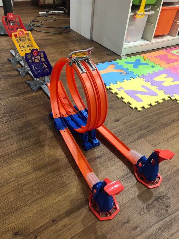 HOT WHEELS DOUBLE BARREL TRACK, Hobbies & Toys, Toys & Games on Carousell