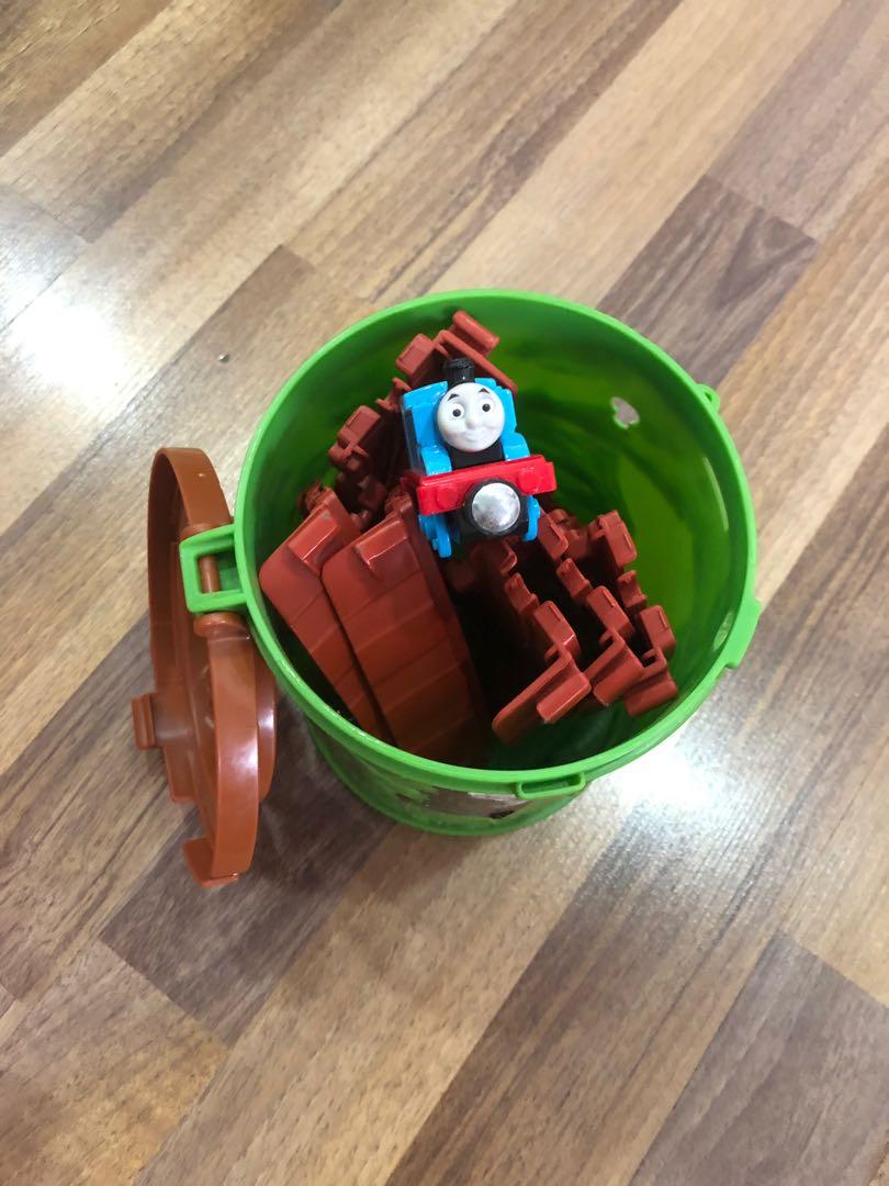 Thomas and Friends Take-n-Play Portable Railway Spiral Tower Tracks ...