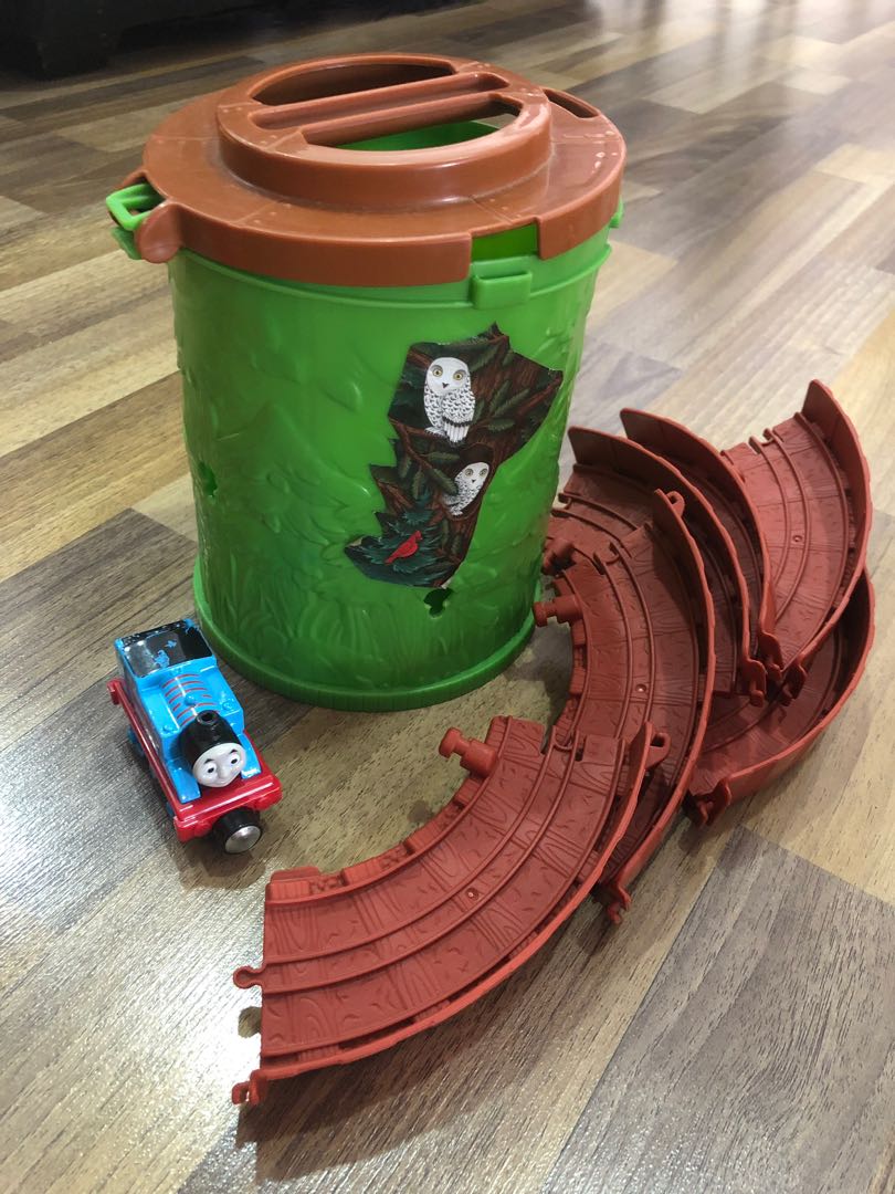 Thomas and Friends Take-n-Play Portable Railway Spiral Tower Tracks ...