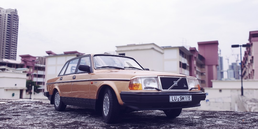 Volvo 240 (Minichamps), Hobbies & Toys, Toys & Games on Carousell