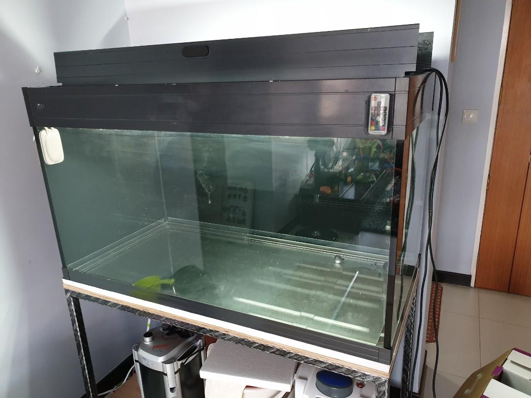 Arowana Fishtank cover and T8 lights with holder, Pet Supplies, Homes ...