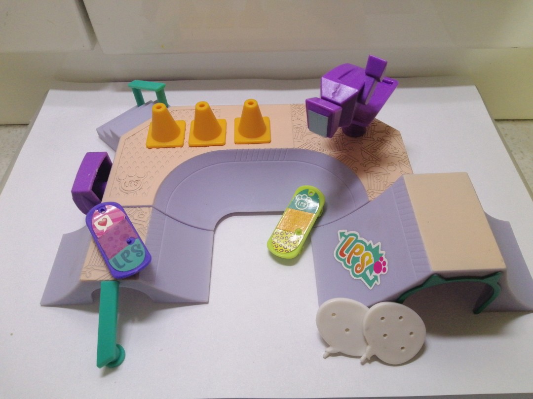 Littlest Pet Shop (LPS) Skate Park, Hobbies & Toys, Toys & Games on ...