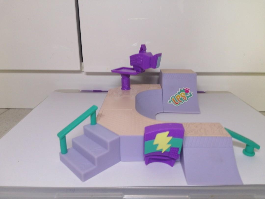 Littlest Pet Shop (LPS) Skate Park, Hobbies & Toys, Toys & Games on ...