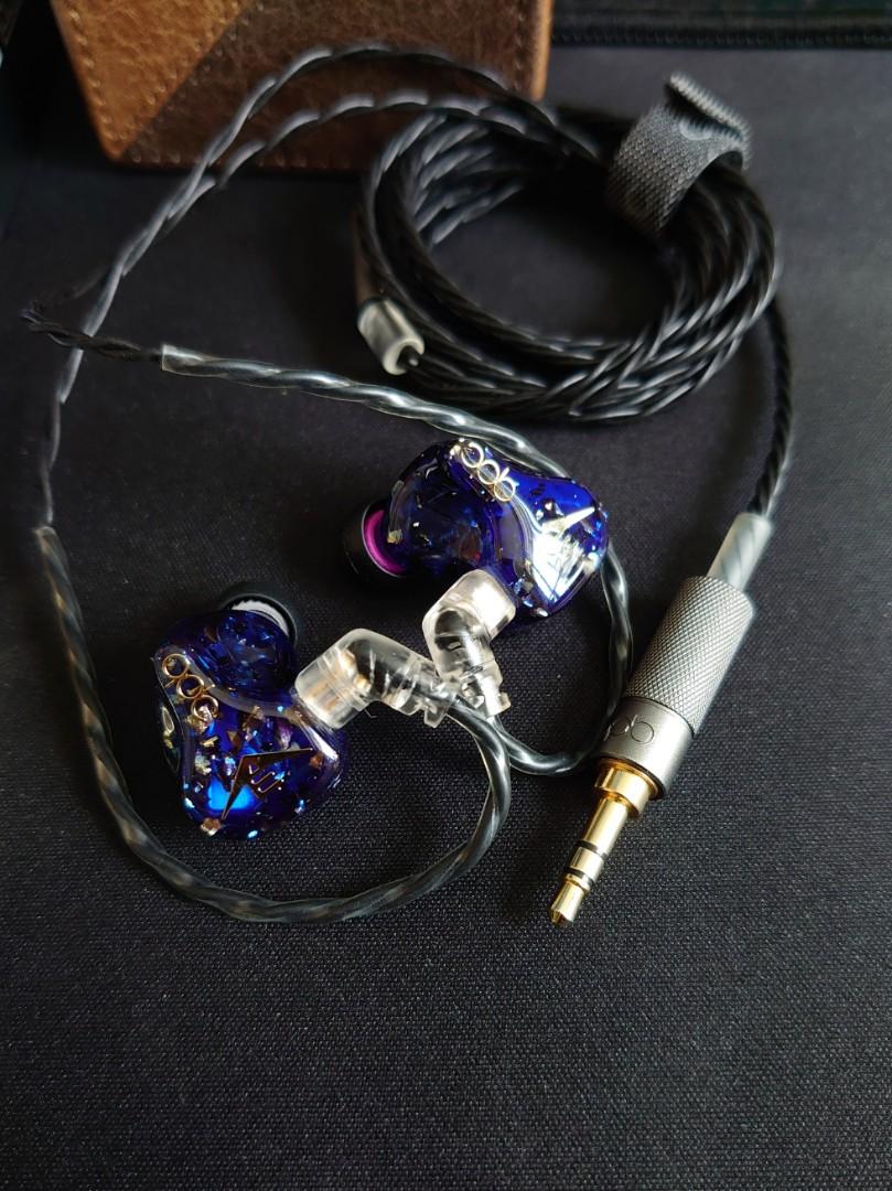 QDC Anole變色龍 v3耳機, 興趣及遊戲, 音樂樂器 & 配件, 樂器配件 - Carousell