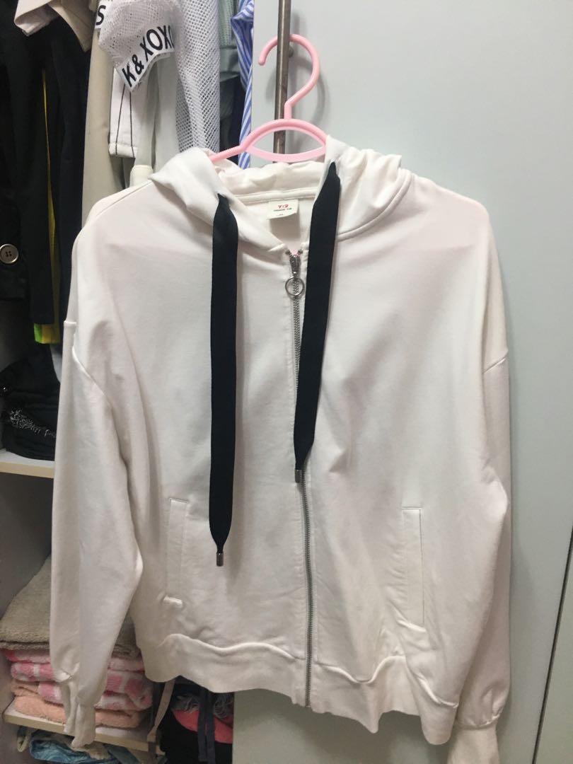 Yishion White Jacket, Men's Fashion, Coats, Jackets and Outerwear on Carousell