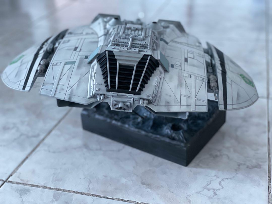 Custom Painted Moebius Battlestar Galactica Cylon Raider with Lights ...