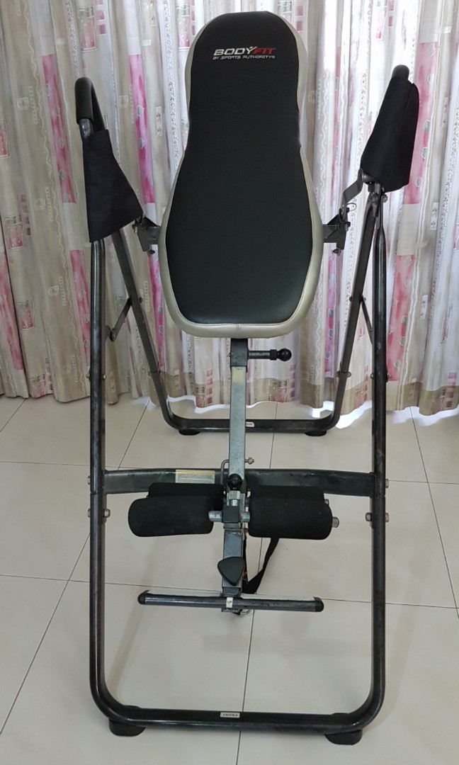 Inversion table, Sports Equipment, Exercise & Fitness, Cardio & Fitness ...