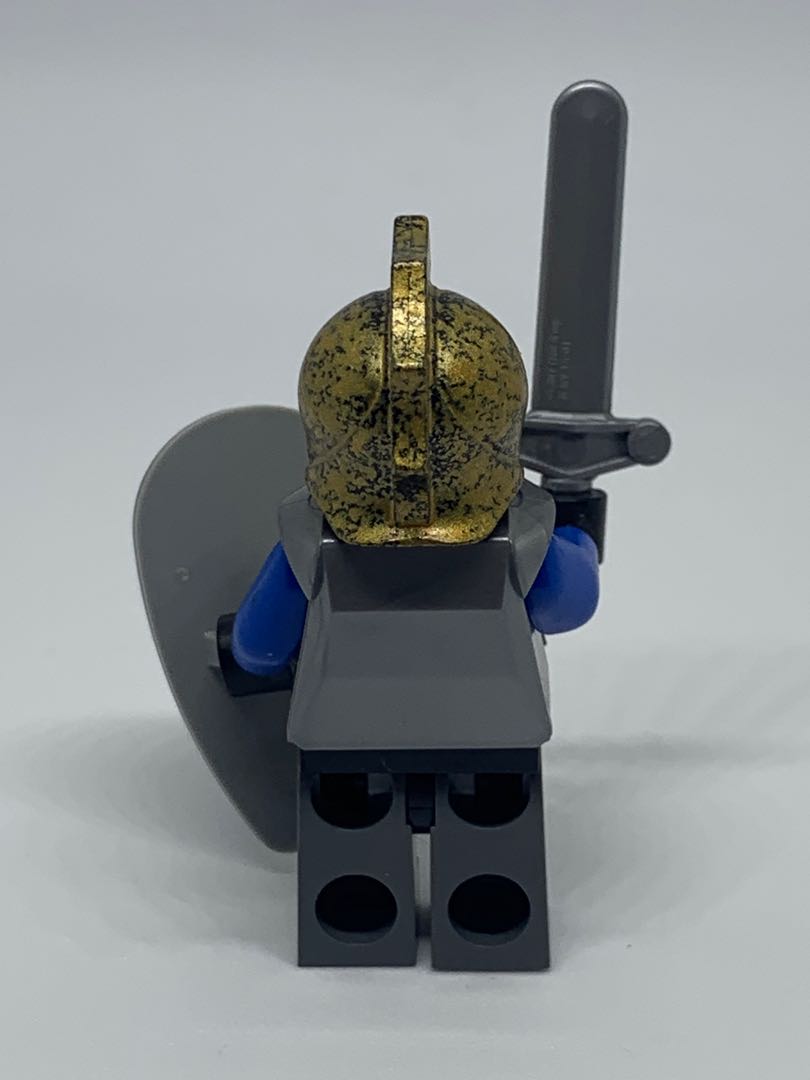 LEGO Minifig Authentic Blue Knight w battered Gold Helmet & Shield ...