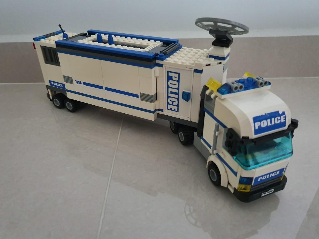 LEGO City Police Mobile Command Truck, Hobbies & Toys, Toys & Games on ...