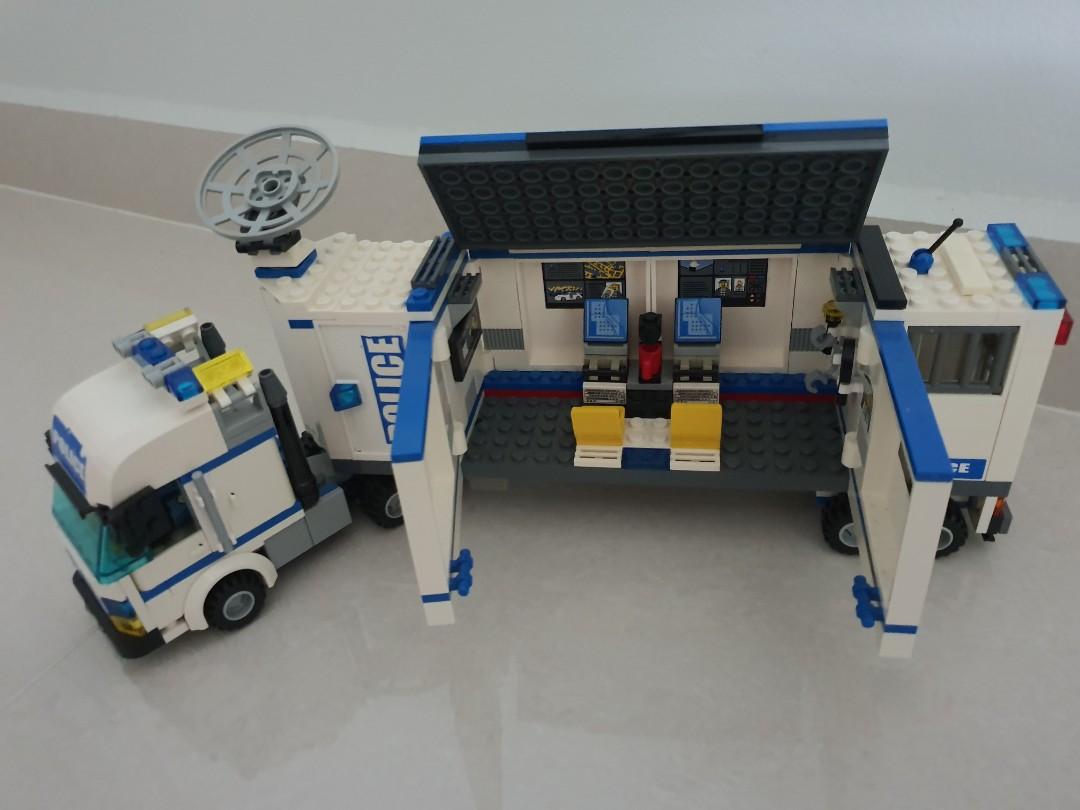 LEGO City Police Mobile Command Truck, Hobbies & Toys, Toys & Games on ...