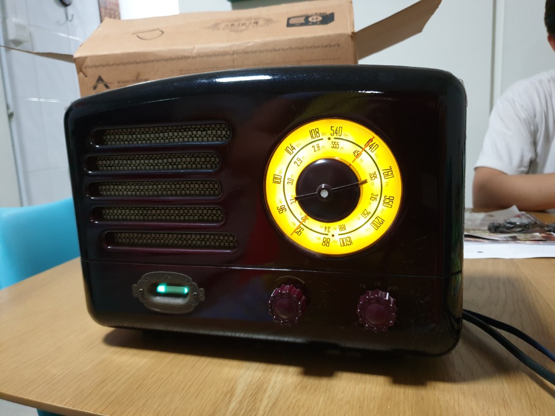 Retro Radio Jukebox with 3.5mm Aux in, Audio, Portable Audio ...