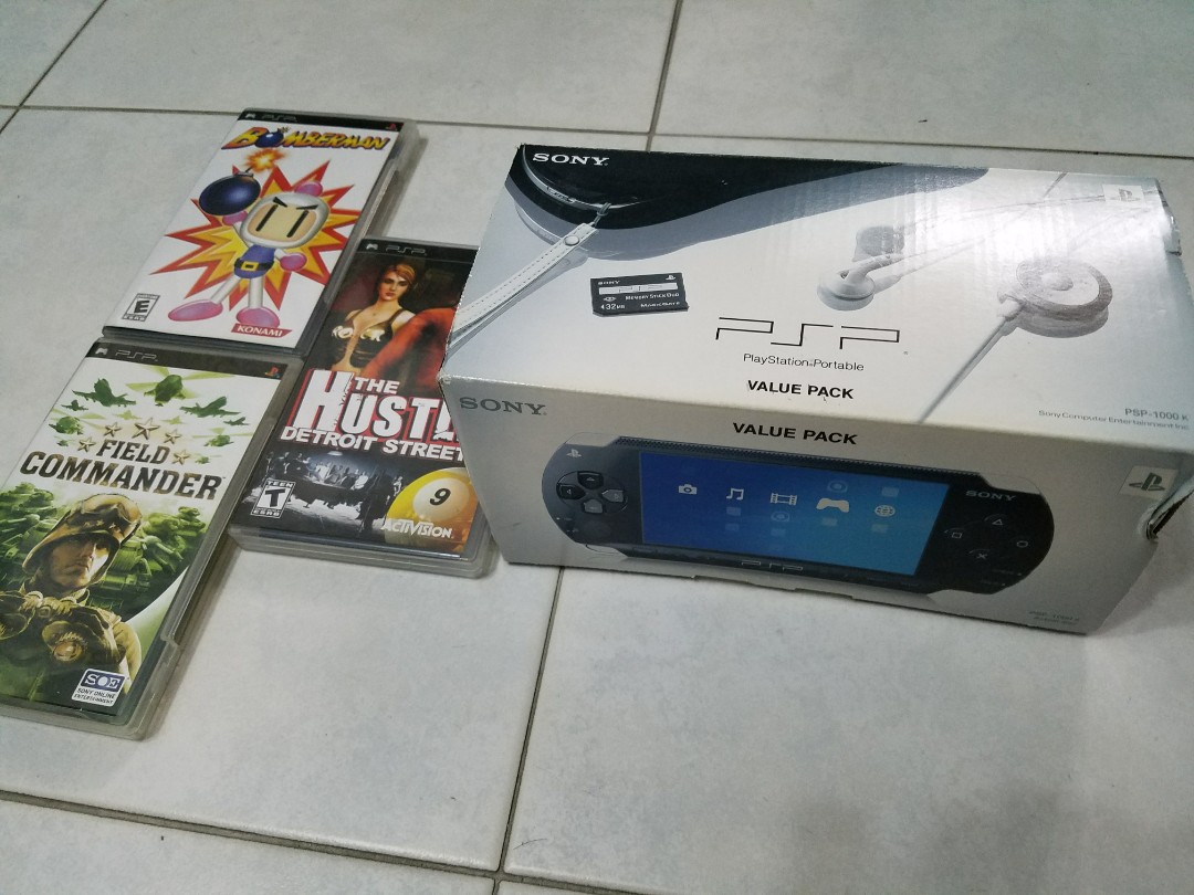 Original Sony PSP 1000 (Japan) full set, Video Gaming, Video Game ...