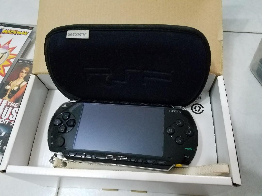 Original Sony PSP 1000 (Japan) full set, Video Gaming, Video Game ...