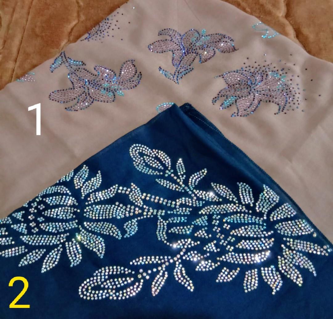 Bawal hijab tudung batu kilat, Health & Nutrition, Face Masks & Face ...