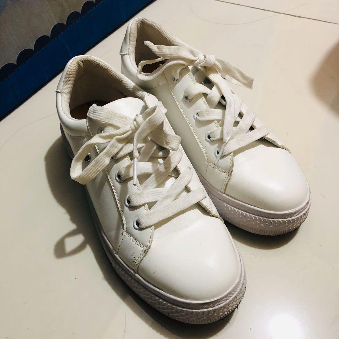 CLN Celine Plain White Sneakers, Women's Fashion, Footwear, Sneakers on ...