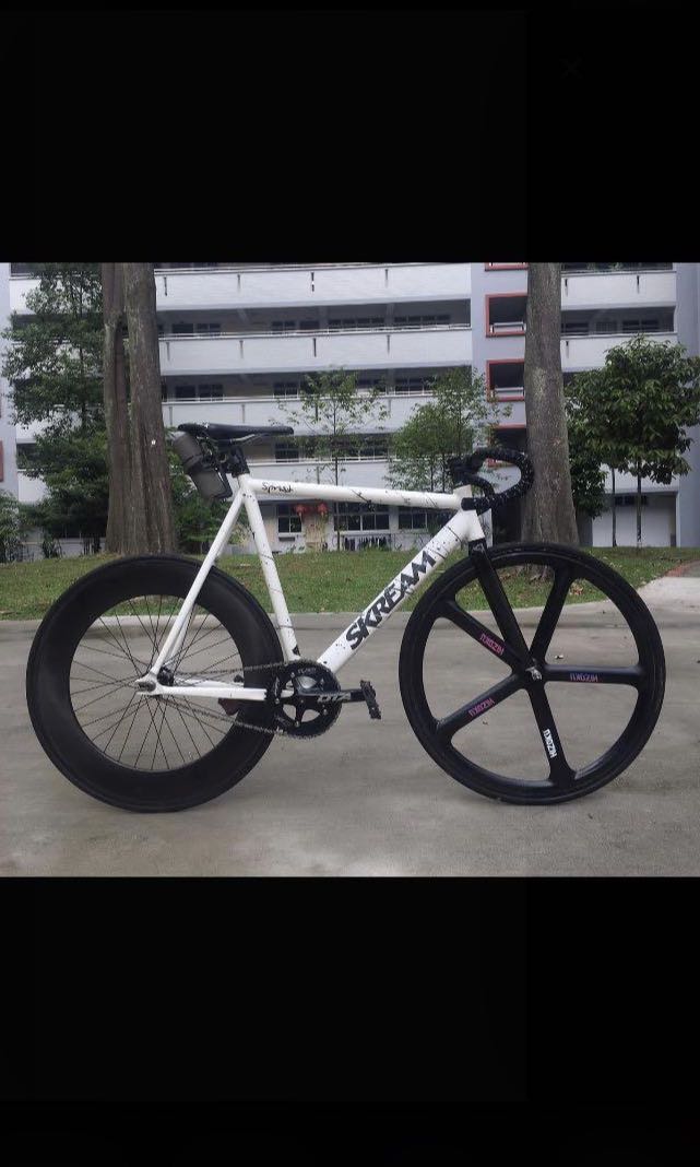 N90 and Aerospoke (authentic) carbon fixie wheelset, Sports Equipment ...