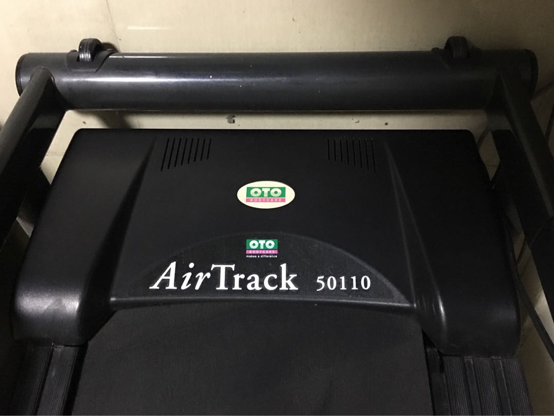OTO Treadmill Airtrack, Sports Equipment, Exercise & Fitness, Cardio ...
