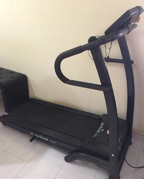 OTO Treadmill Airtrack, Sports Equipment, Exercise & Fitness, Cardio ...