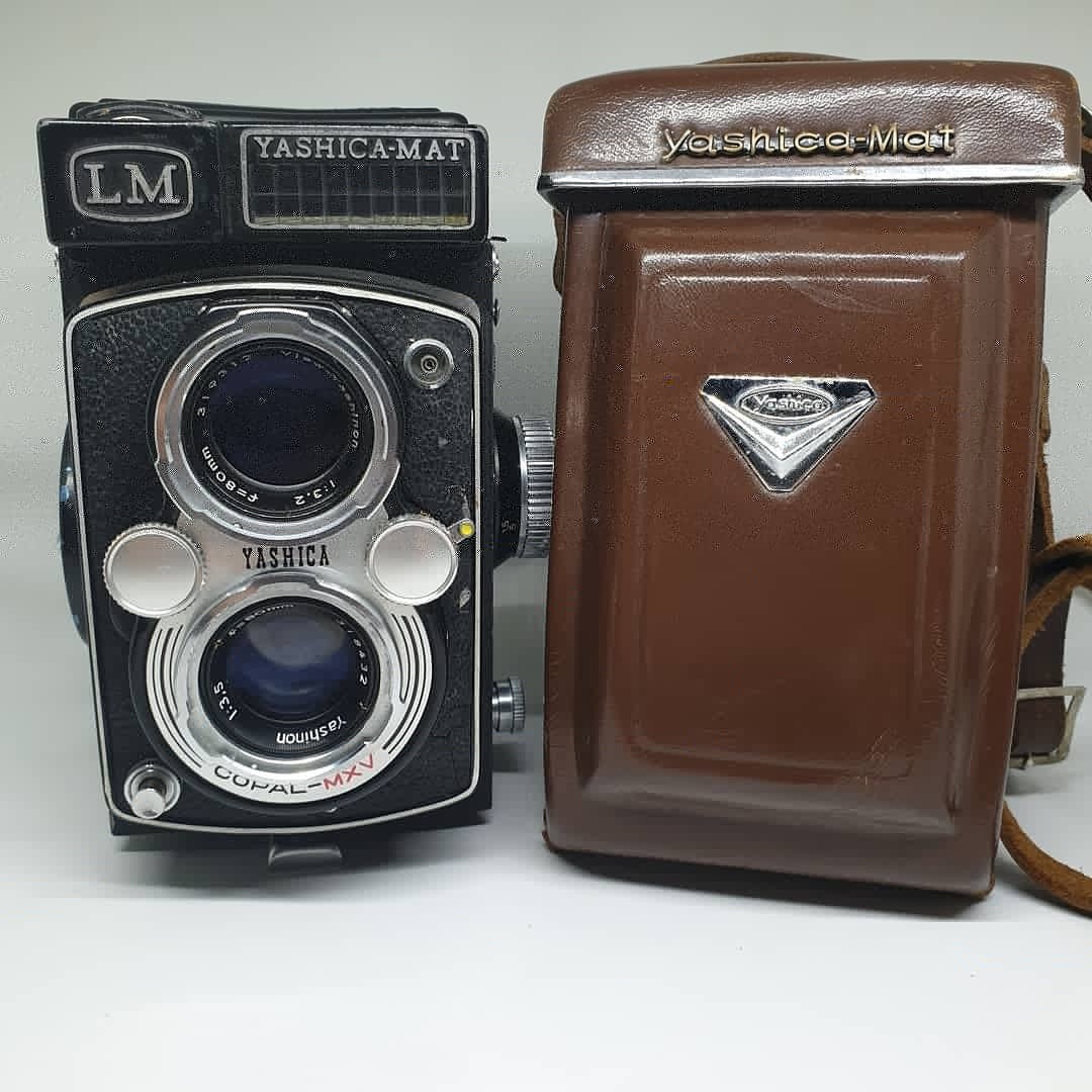 Yashica Mat LM ( TLR Medium Format), Photography, Cameras on Carousell