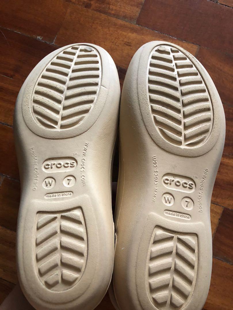 Authentic Crocs, Women's Fashion, Footwear, Flats & Sandals on Carousell