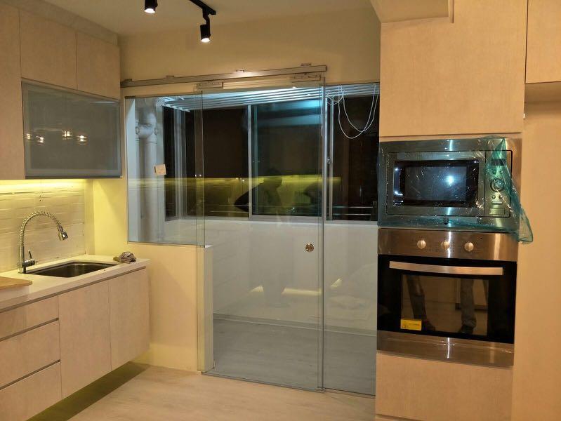 Kitchen glass partition solution in tempered glass- PM formmore info ...