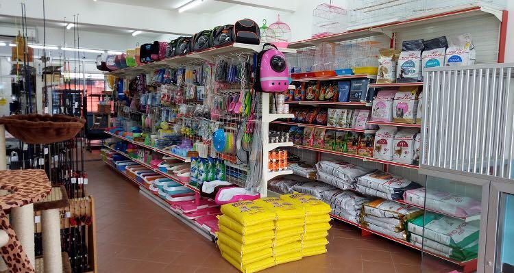 Fibiz oulet, Pet Supplies, Pet Food on Carousell