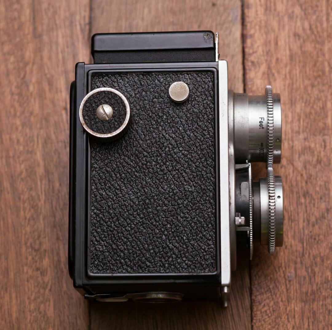 Ricohflex VII 6X6 TLR vintage film camera, Photography, Cameras on ...