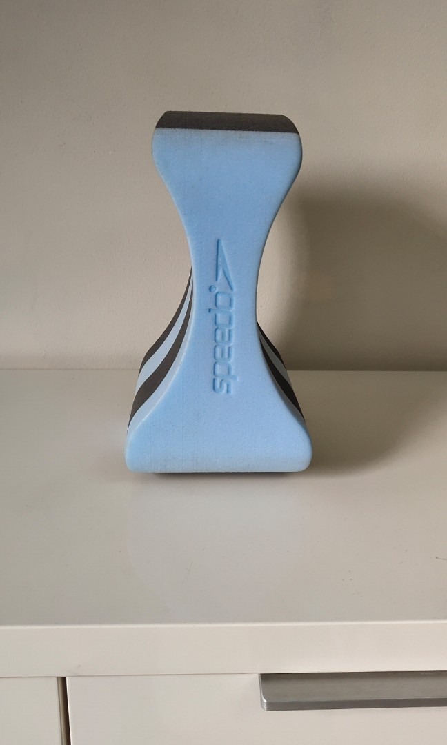 Speedo float, Sports Equipment, Sports & Games, Water Sports on Carousell