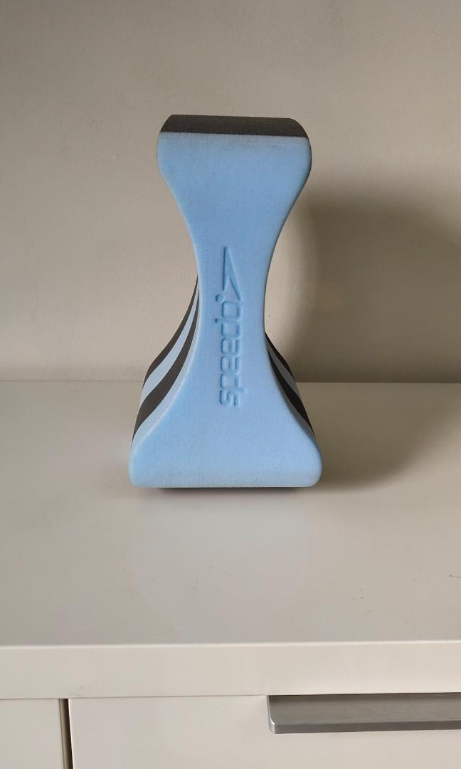 Speedo float, Sports Equipment, Sports & Games, Water Sports on Carousell