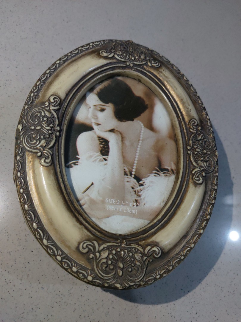 Box perhiasan/ pernik dan frame foto 2in 1 on Carousell