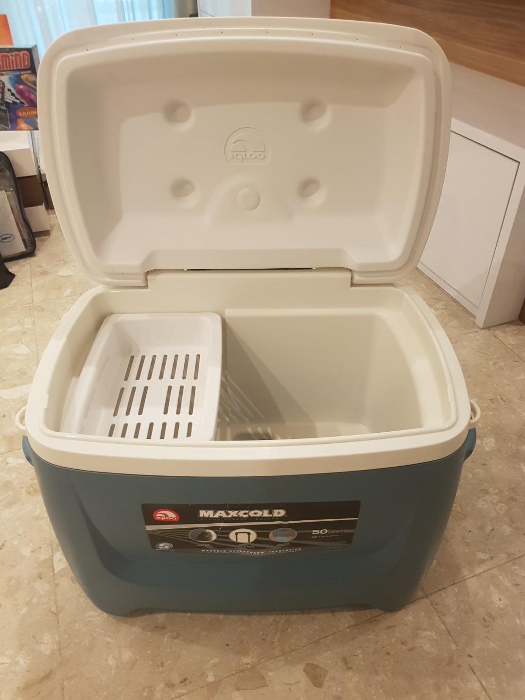 Igloo Max Cold Ultratherm insulation 50 Quart Roller Cooler, Blue/White ...