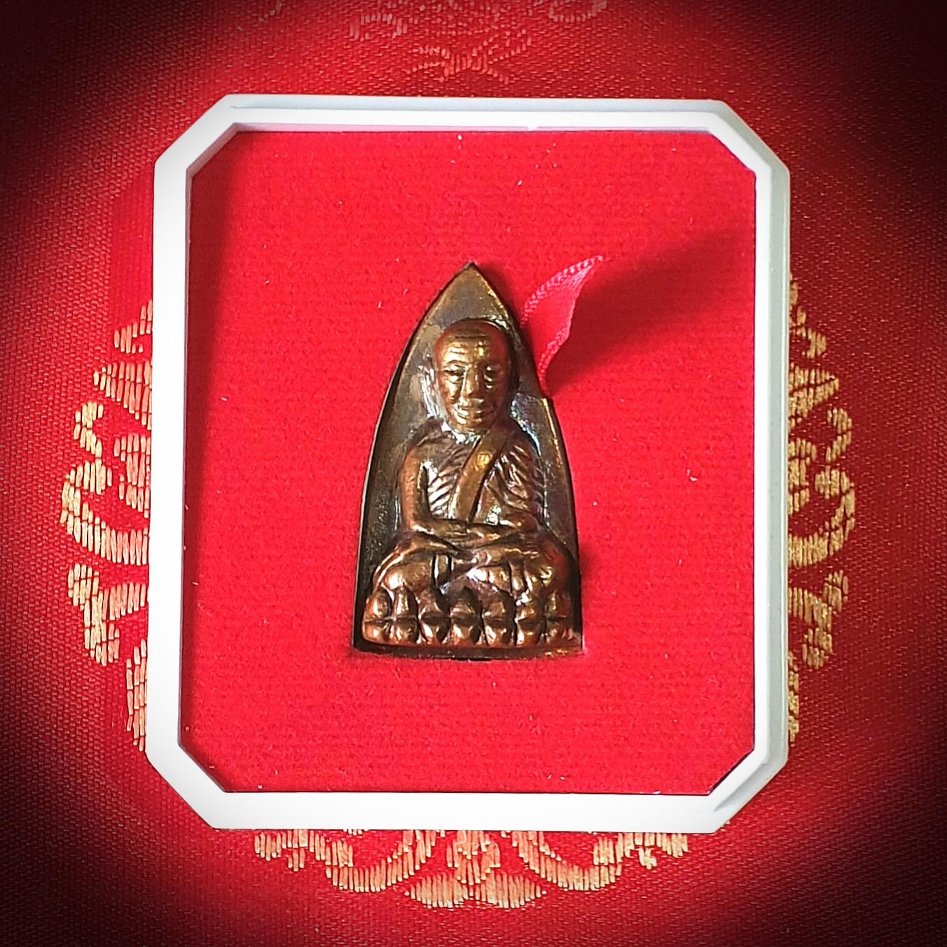 Thai Amulet - LP Thuad Taolit *(Pim Yai - Pim A), Hobbies & Toys ...