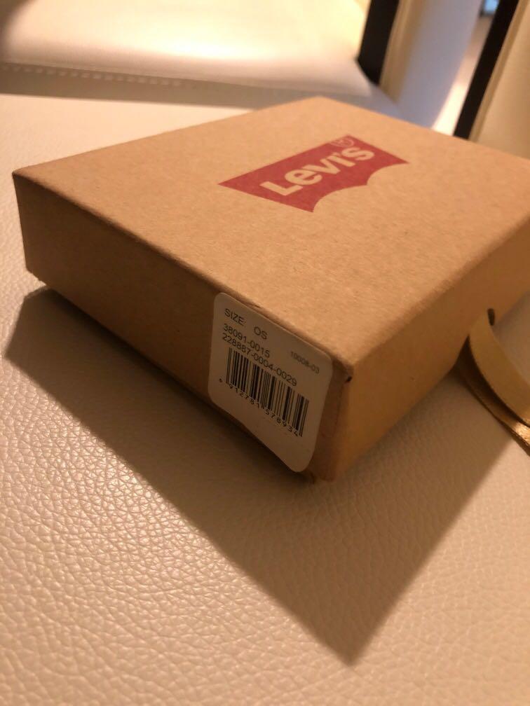 brand new Levis wallet with box, Men's Fashion, Watches & Accessories ...