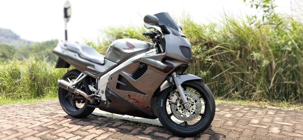 Honda Vfr 750 rc36 v4, Motorbikes on Carousell