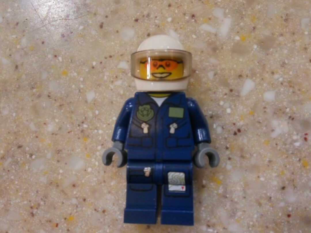 LEGO City Police Minifigure, Hobbies & Toys, Collectibles & Memorabilia ...