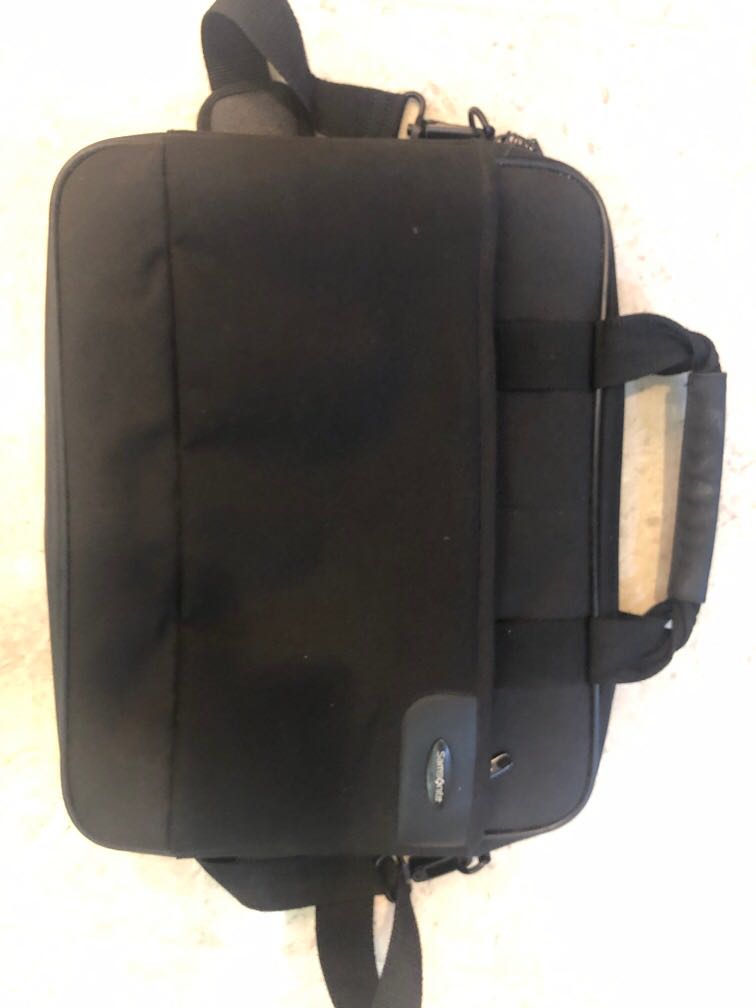 Samsonite laptop bag, Men's Fashion, Bags, Briefcases on Carousell