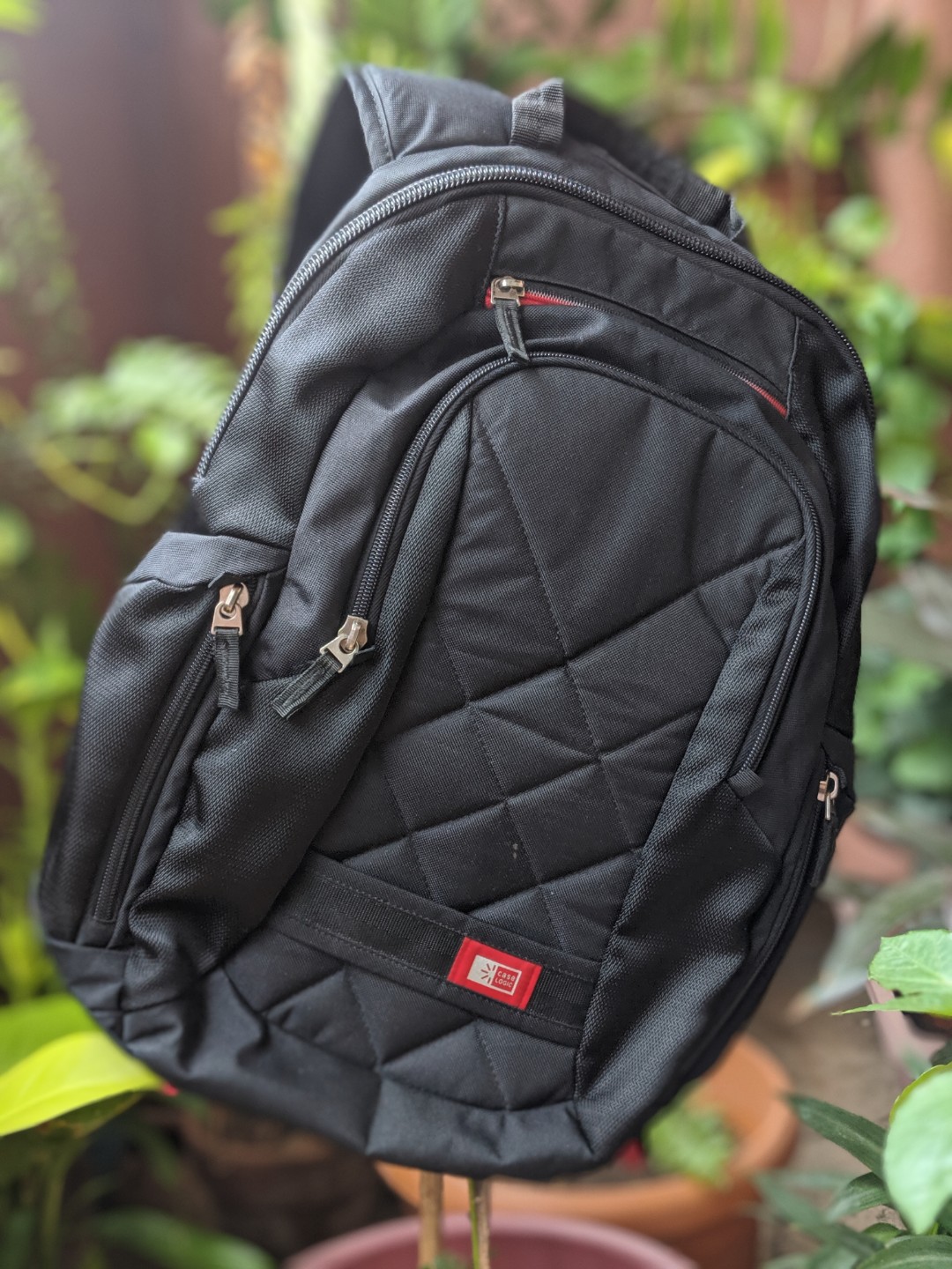 Case logic 15" backpack, Men's Fashion, Bags, Backpacks on Carousell